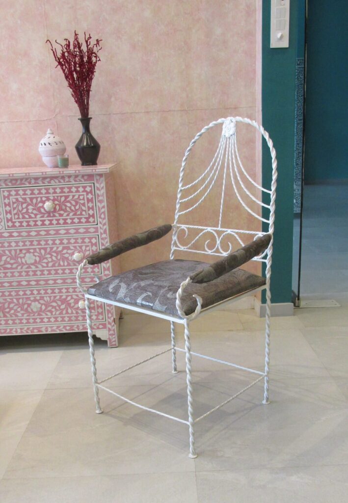 Sleek Wrought Iron Chair | BIIF